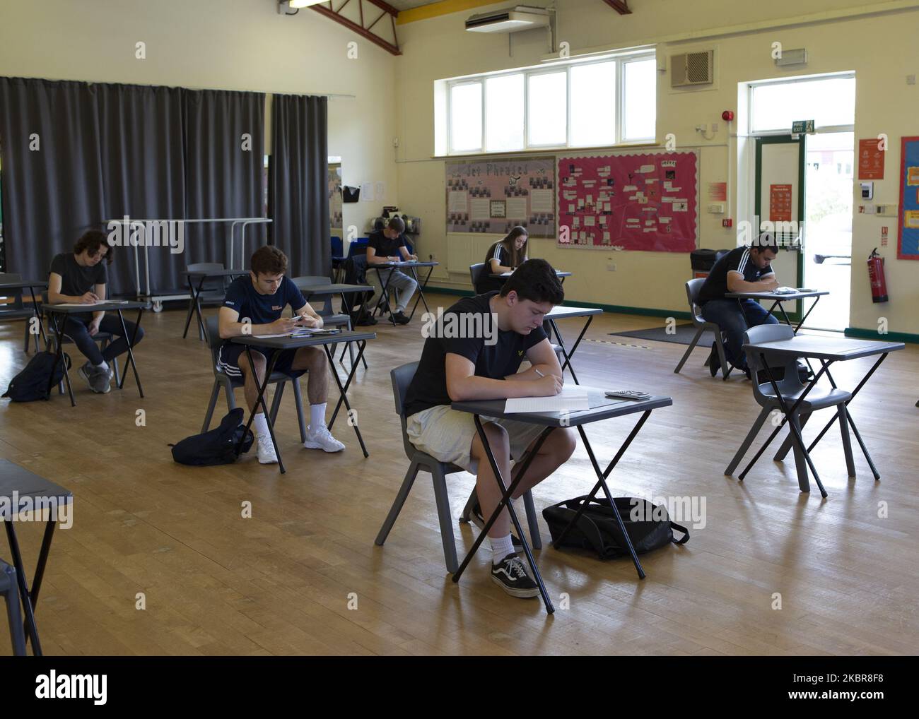 A group of Year 12 pupils working. Ortu Gable Hall School in Corringham ...