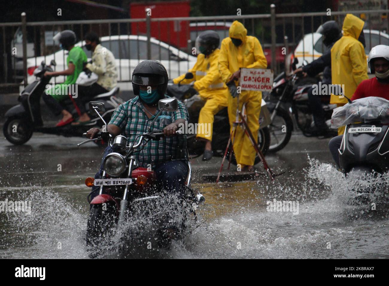 Mumbai flood 2020 hi-res stock photography and images - Alamy