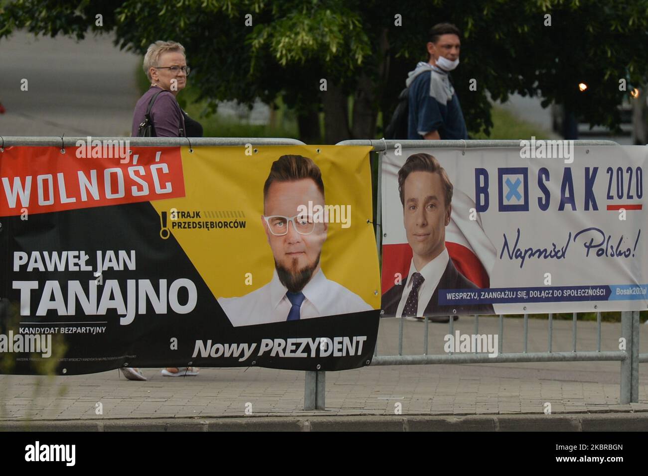 Election posters of candidates for Presidency of Poland ; Pawel Tanajno ...