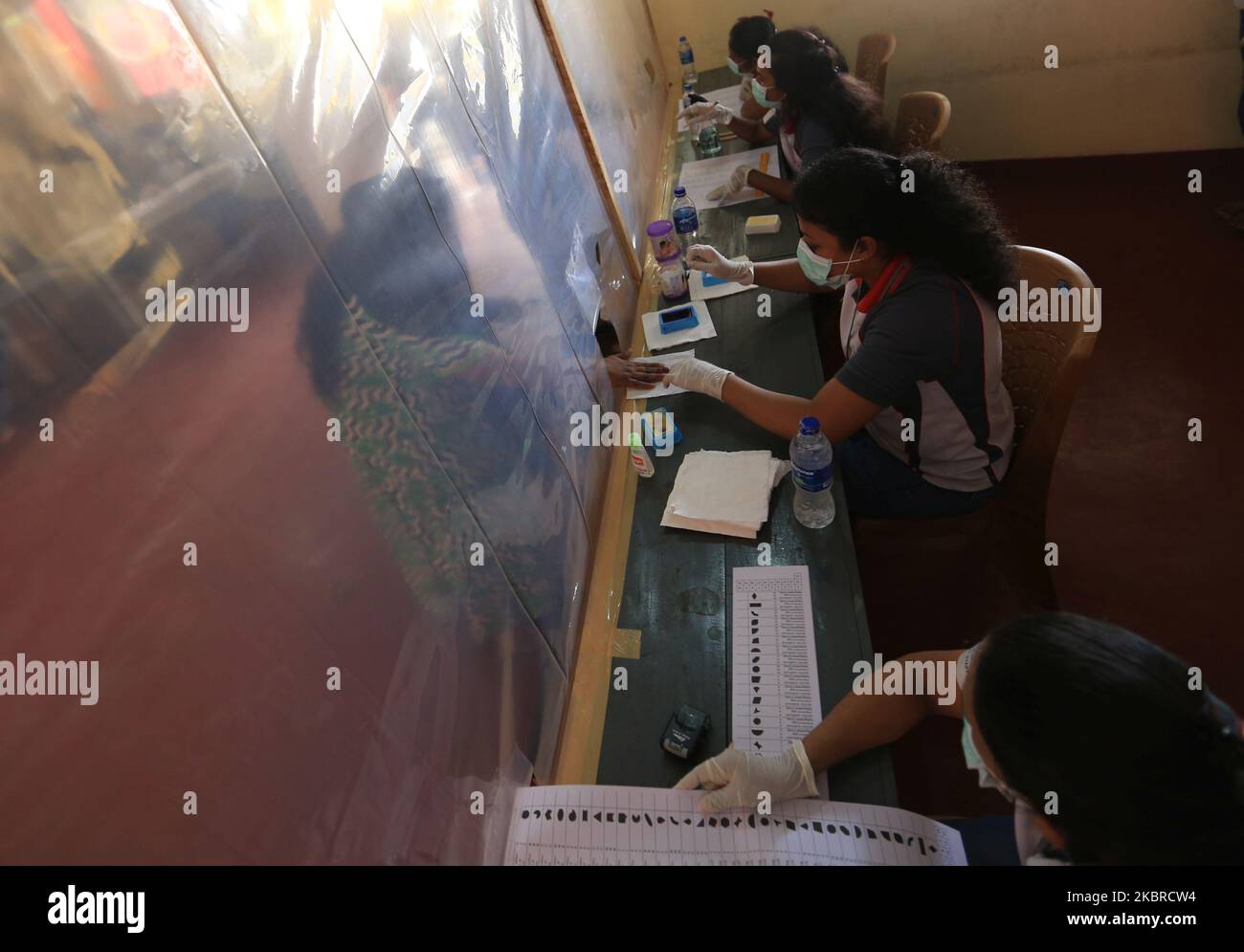 Sri lankan polling officer hi-res stock photography and images - Alamy