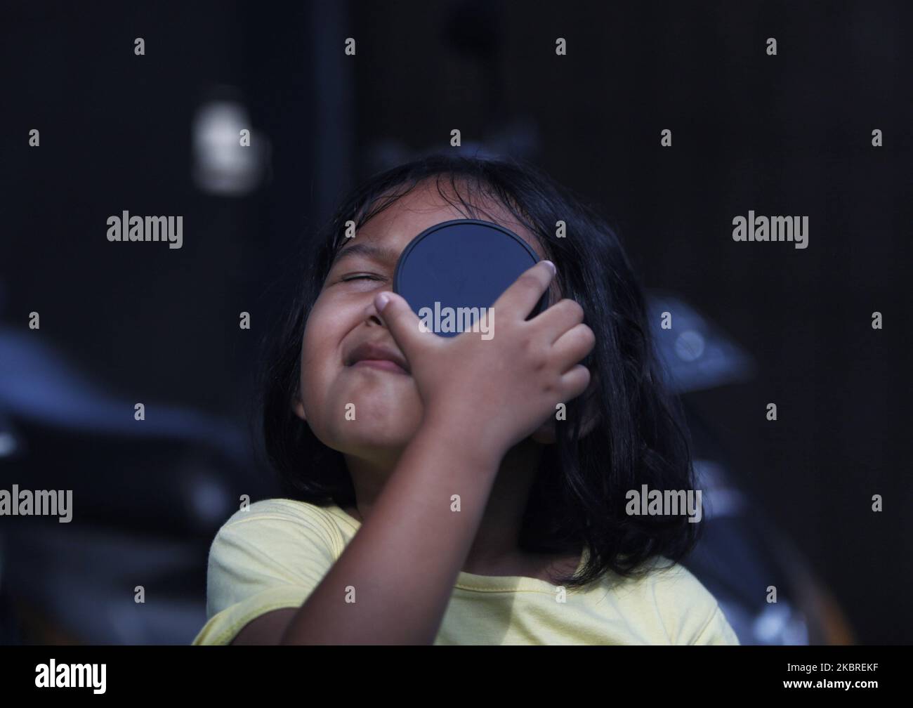 Solar eclipse camera hi-res stock photography and images - Alamy