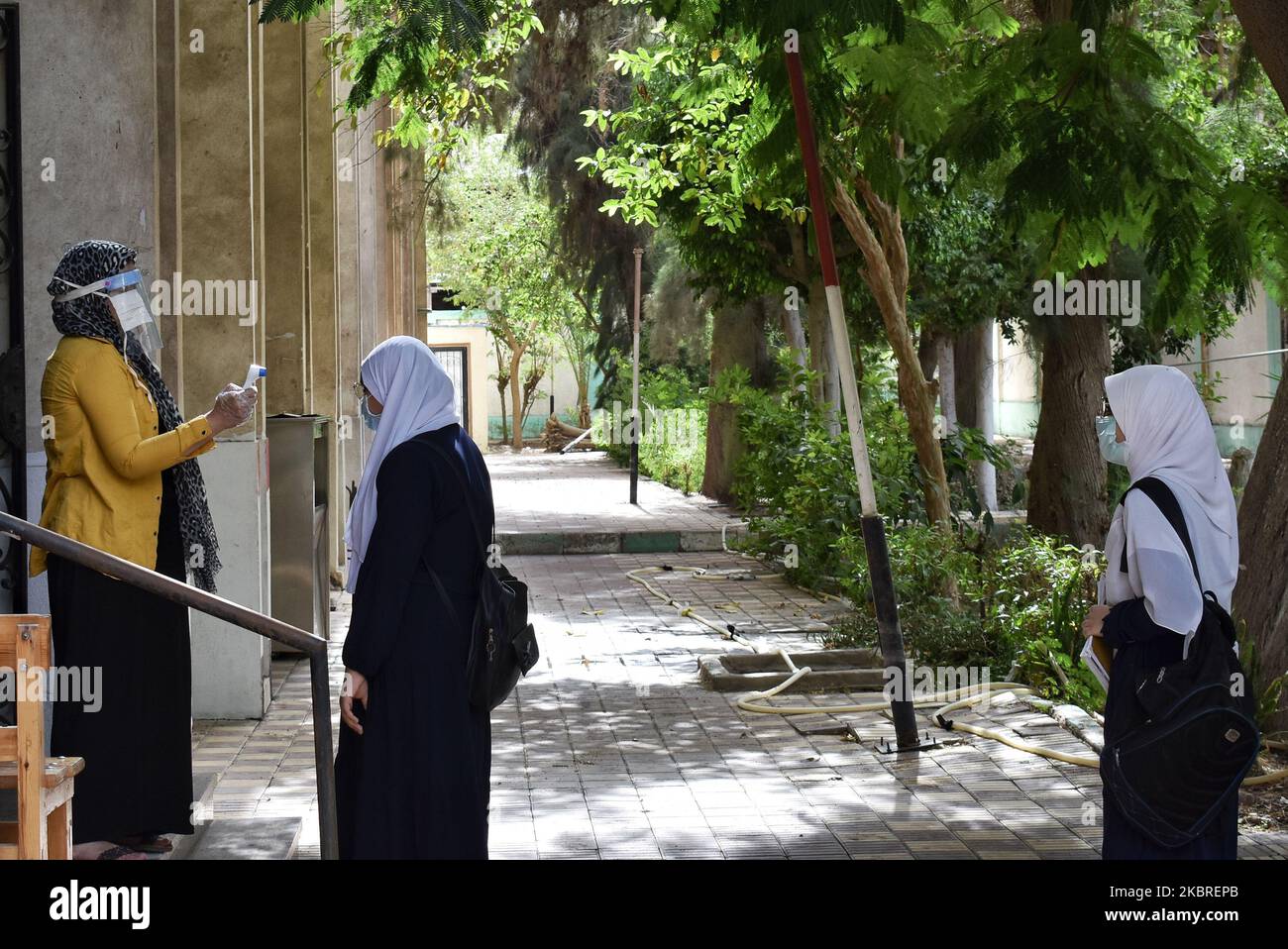 Al azhar high school final exams hi-res stock photography and images ...