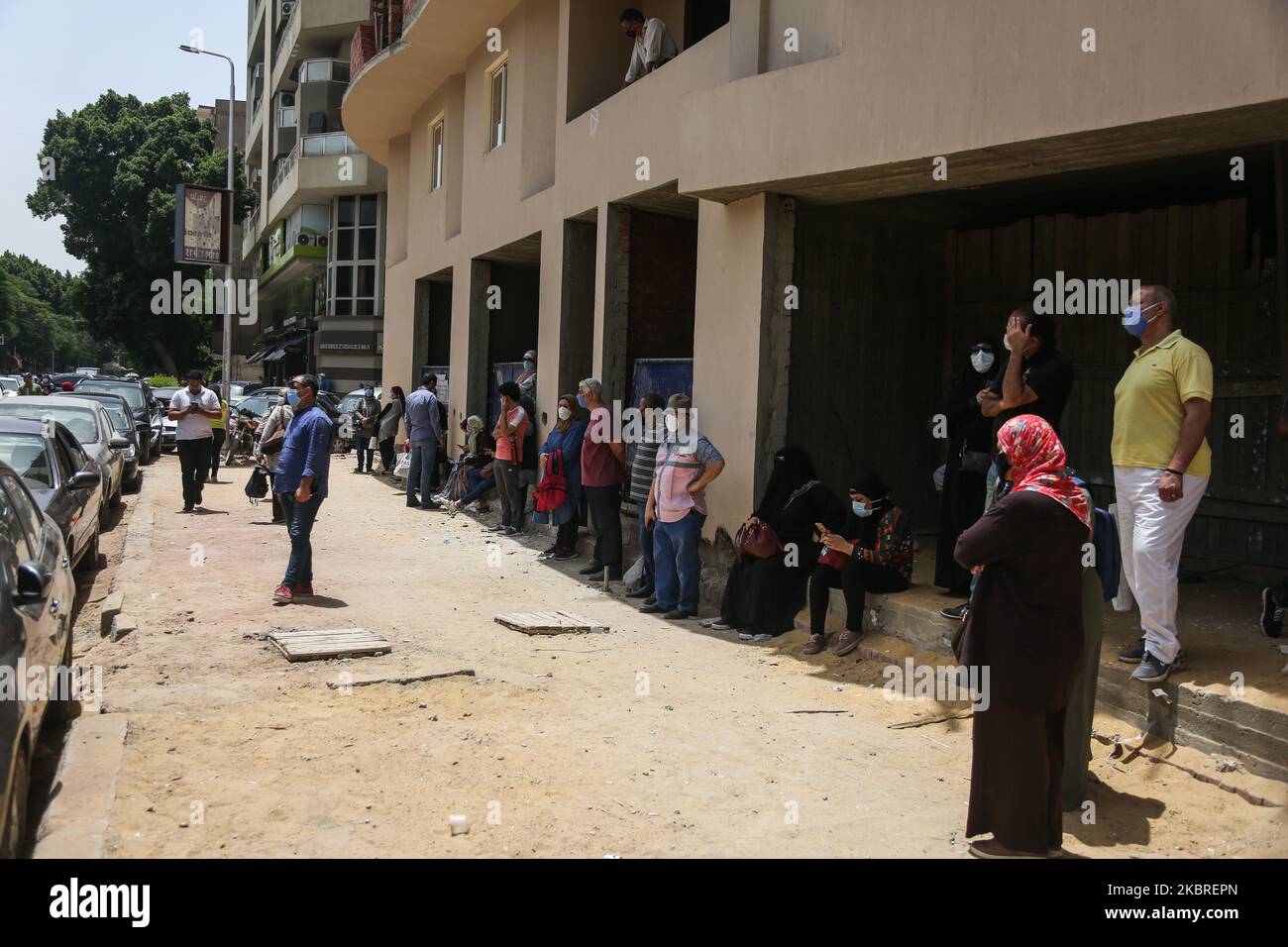 Parents waiting outside school hi-res stock photography and images - Alamy