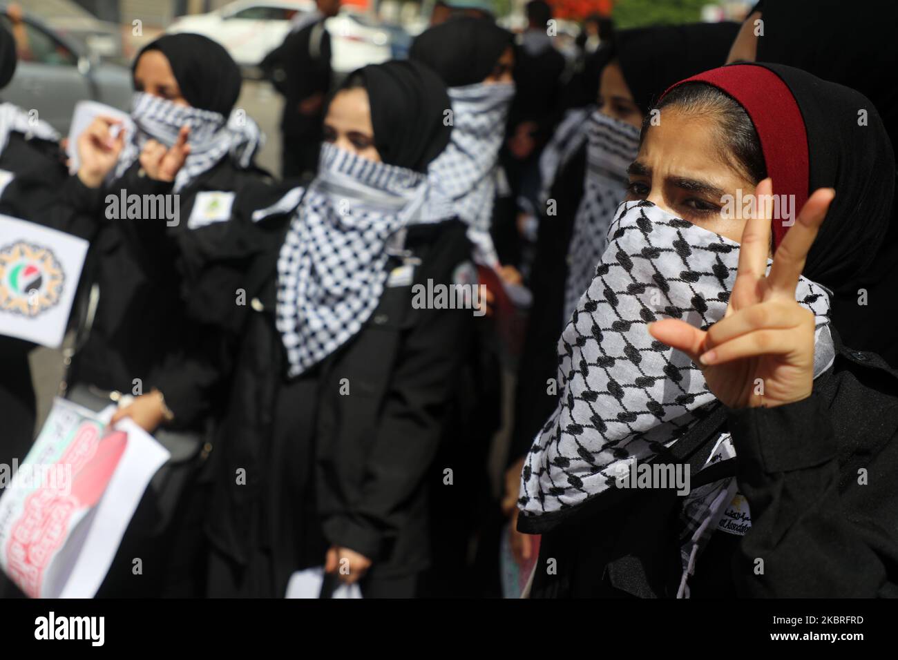 West bank and gaza, keffiyeh hi-res stock photography and images - Alamy