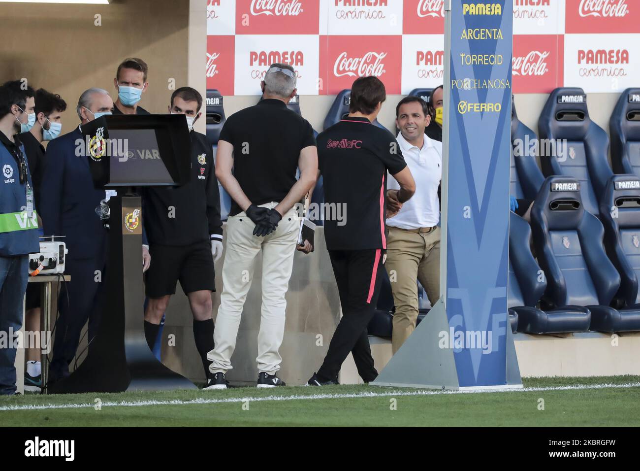 Villarreals head coach javi calleja hi-res stock photography and images ...