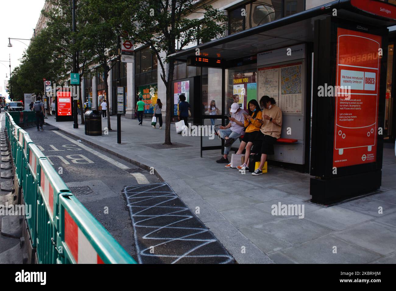 London bus from behind hi-res stock photography and images - Alamy