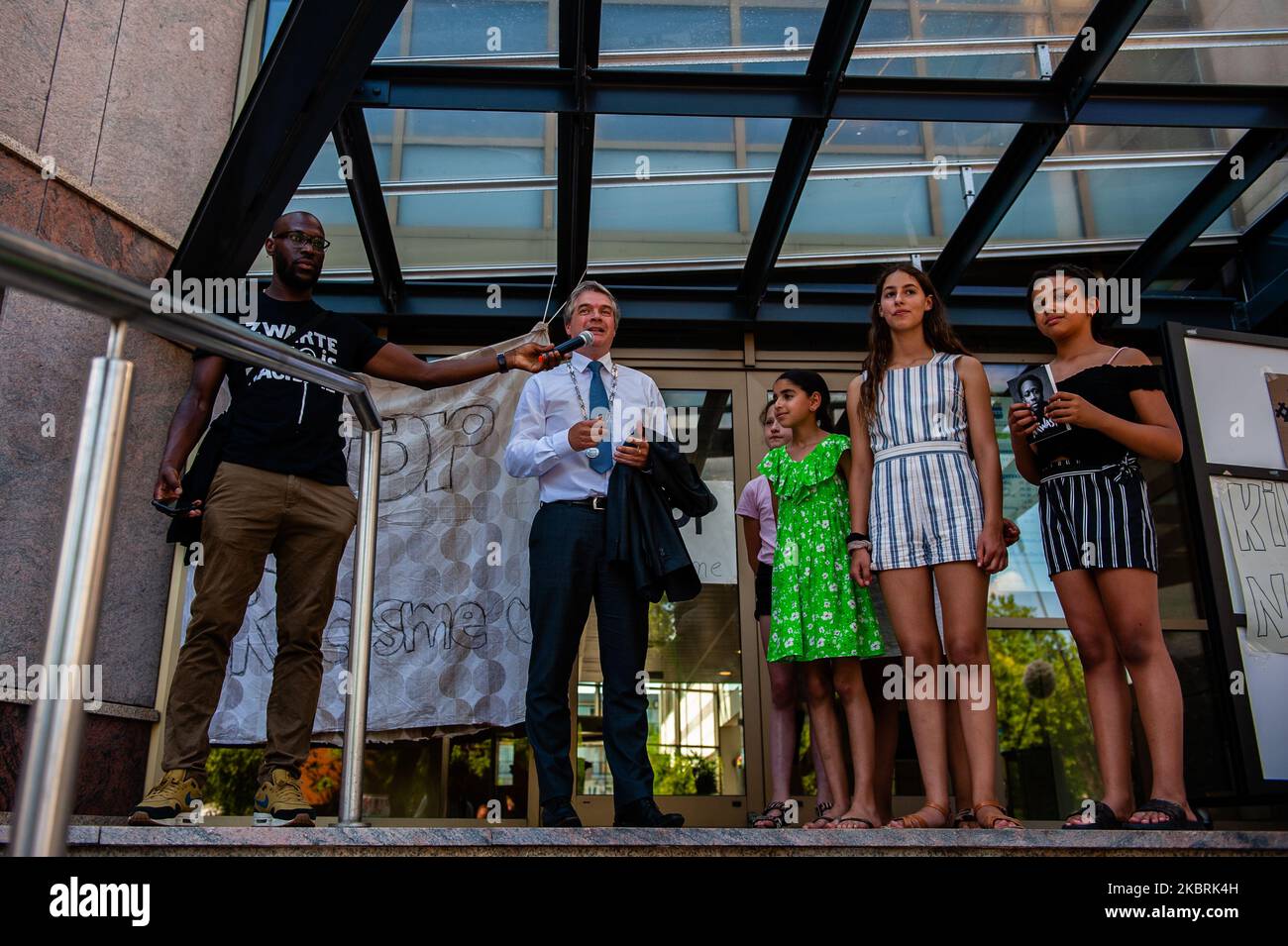 American mayor talking children hi-res stock photography and images - Alamy