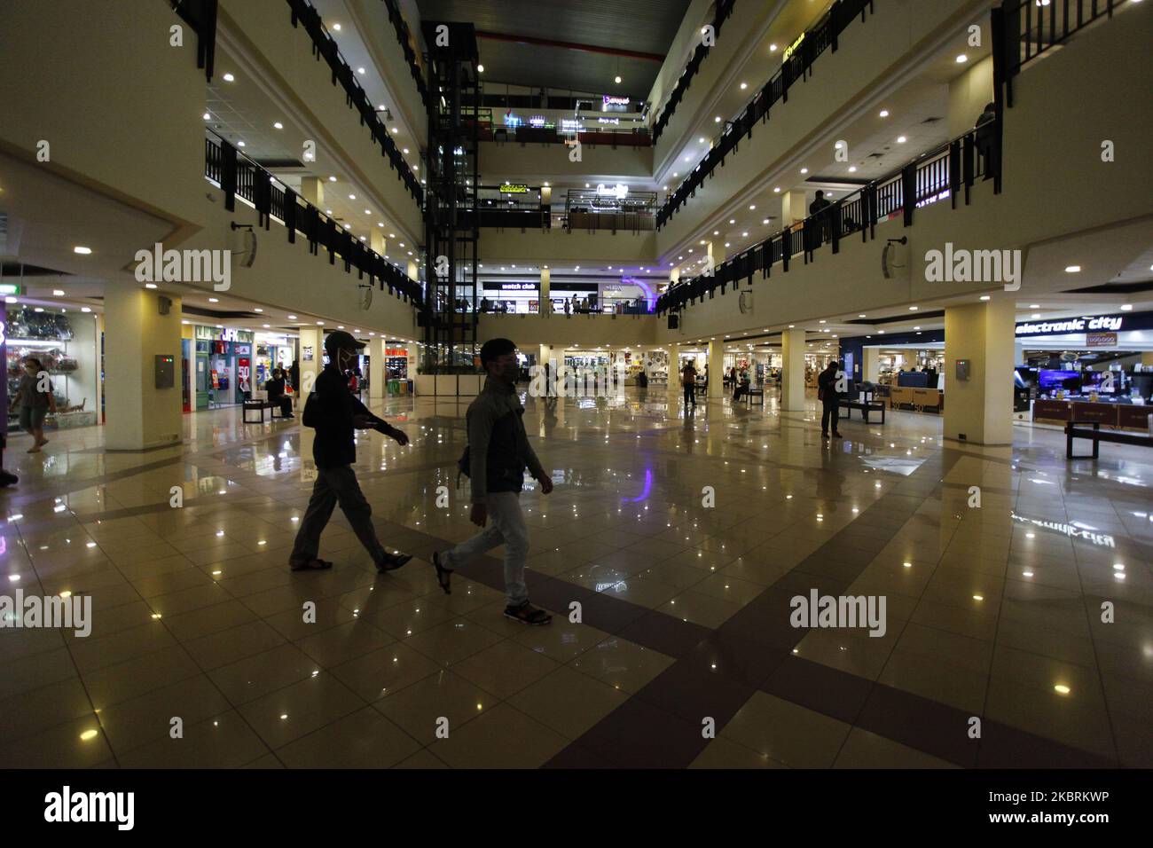 People at Botani Square mall after the reopening of shopping mall in ...