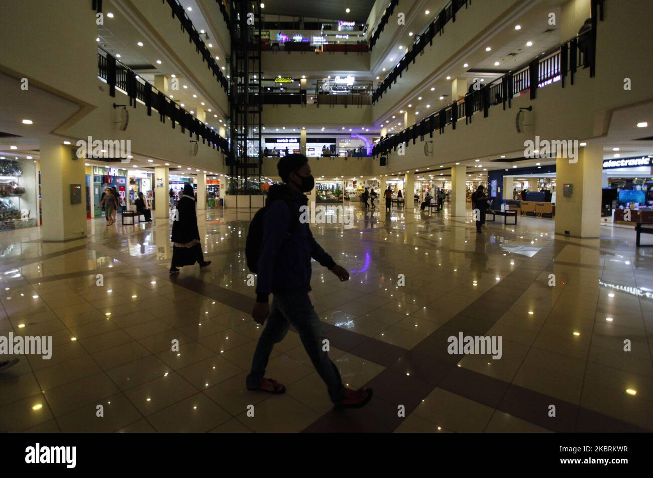 People at Botani Square mall after the reopening of shopping mall in ...