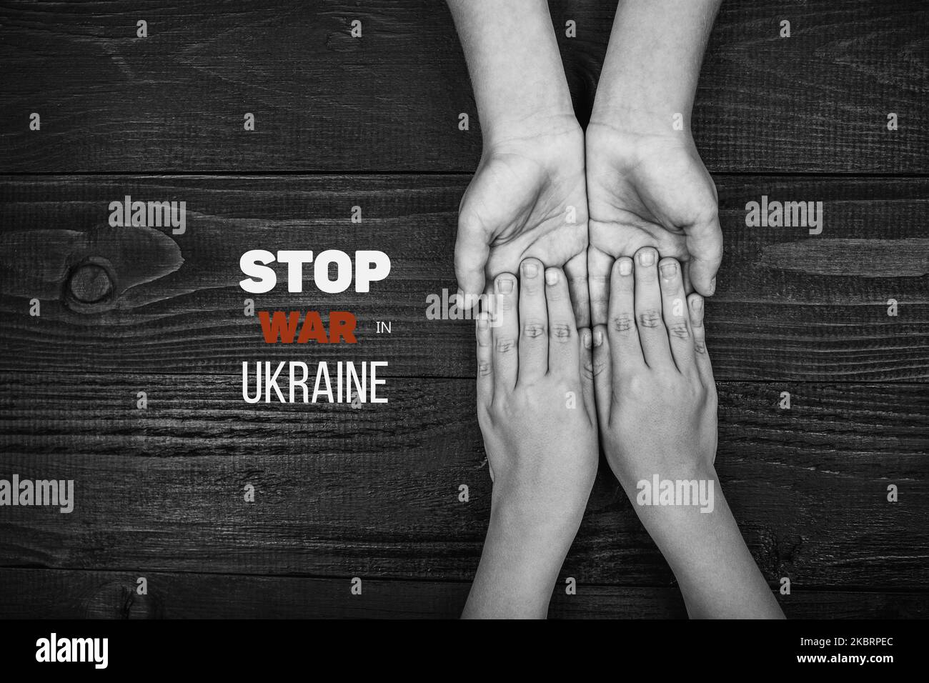 Map holding crime hi-res stock photography and images - Alamy