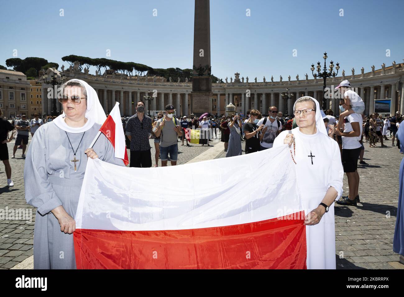 A group of nuns during the Pope Francis sunday Angelus at San Pietro ...