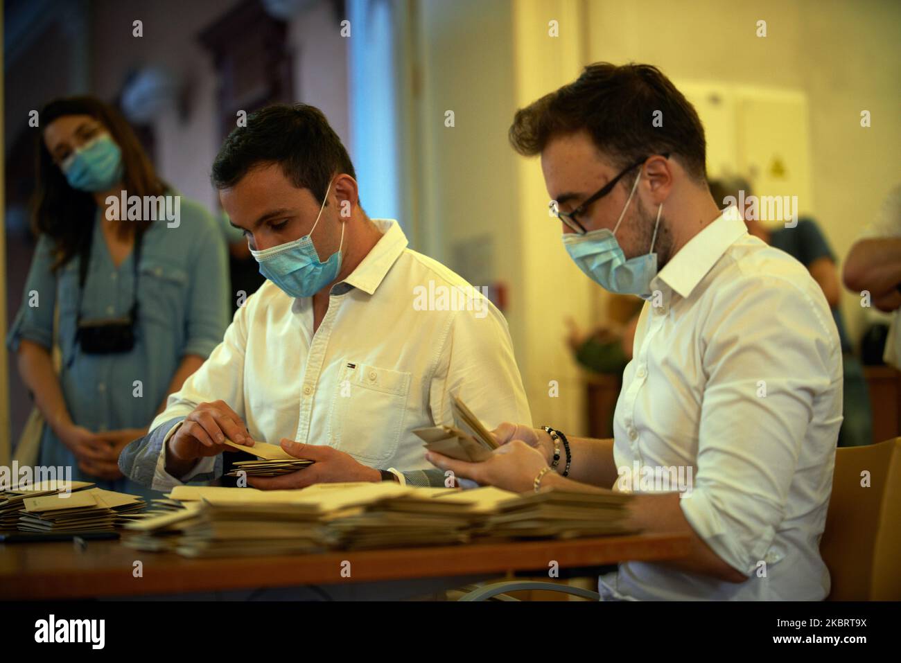 Actual count hi-res stock photography and images - Alamy