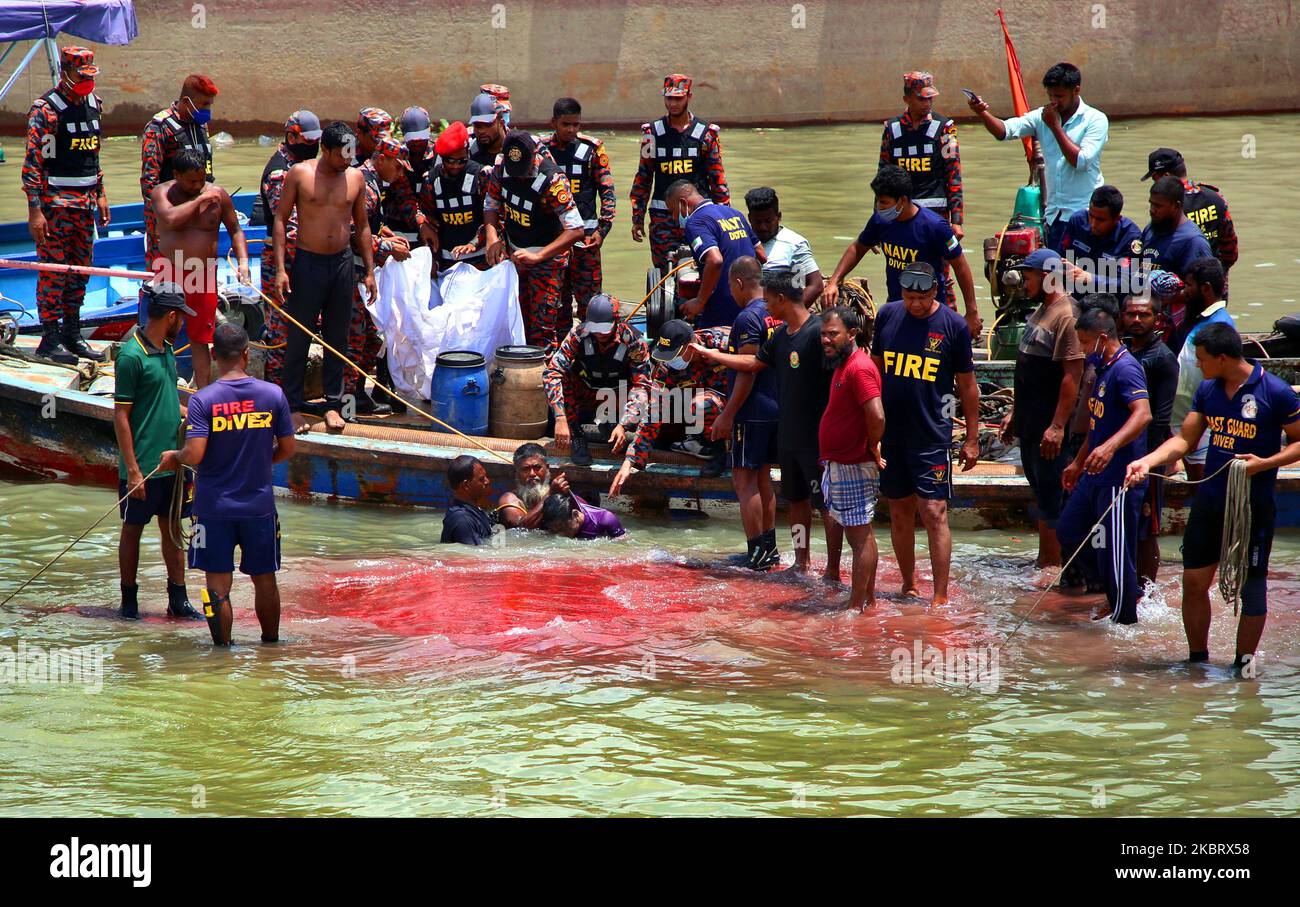 Sunken launch morning bird hi-res stock photography and images - Alamy