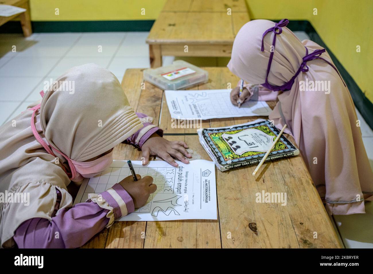 School applied health procedure hi-res stock photography and images - Alamy