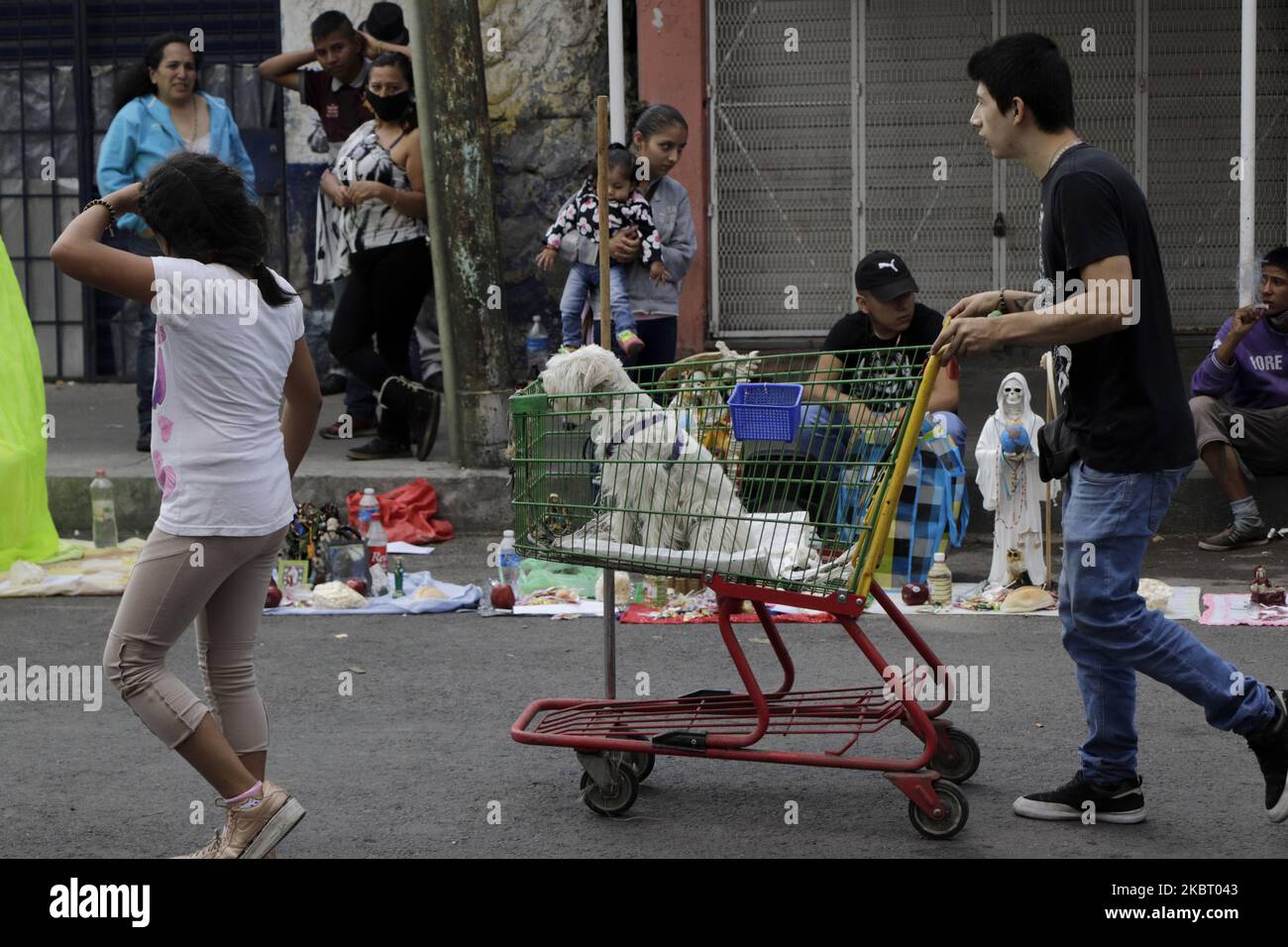Believers of Santa Muerte, visited his temple located in Tepito, Mexico ...