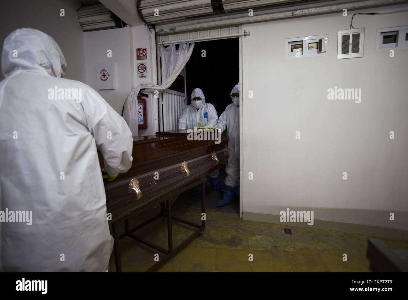 Embalming techniques hi-res stock photography and images - Alamy
