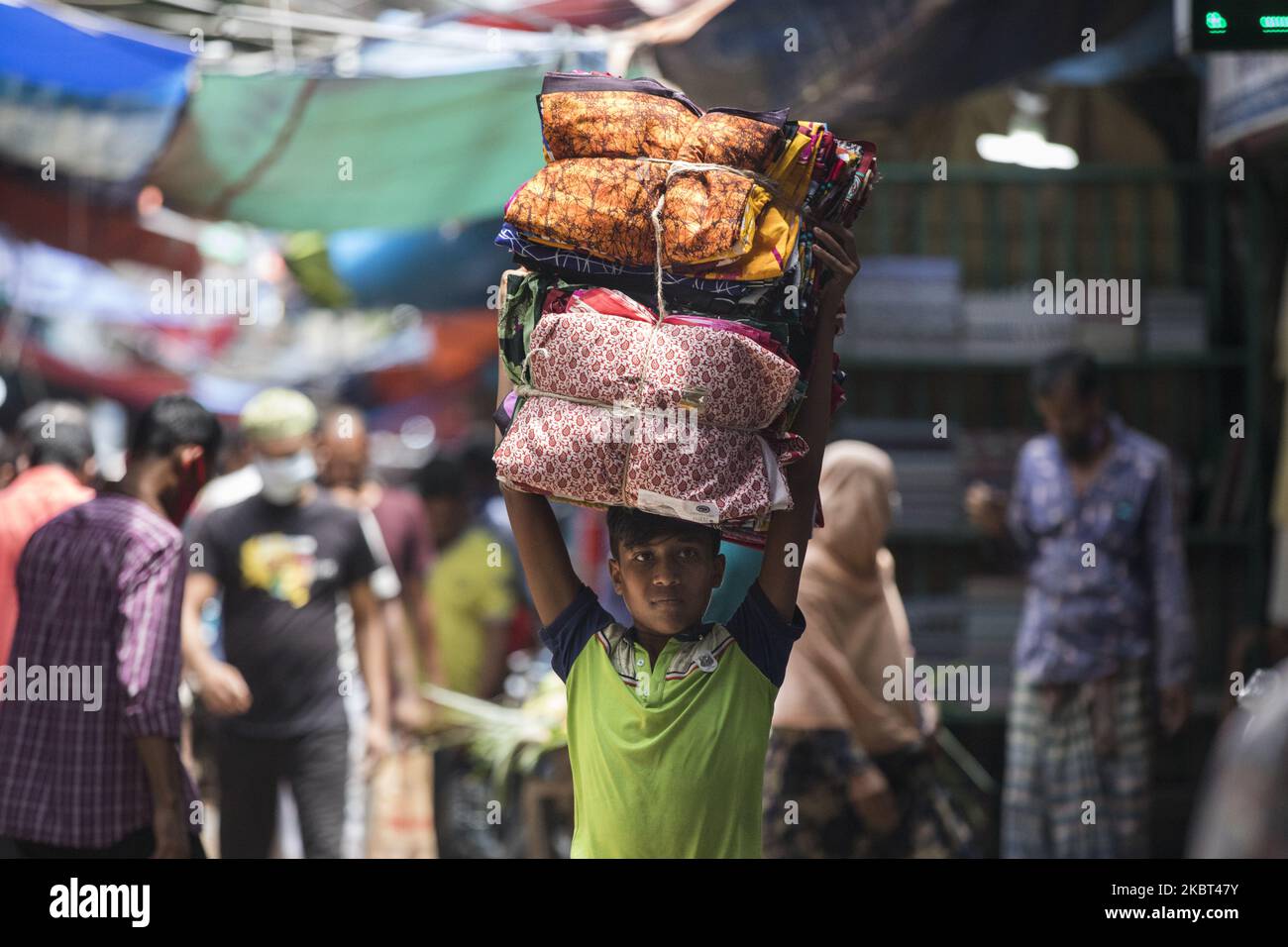 Countrys biggest cloth wholesale markets hi-res stock photography and ...