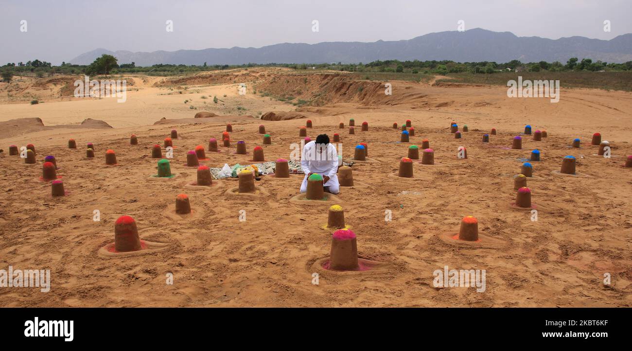 Indian sand artist ajay rawat hi-res stock photography and images - Alamy