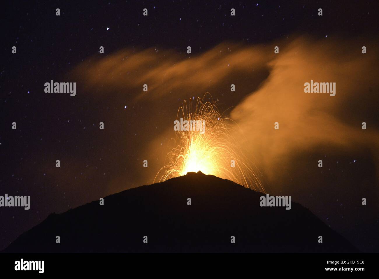 The Pacaya volcano, some 20 km south of the Guatemalan capital ...