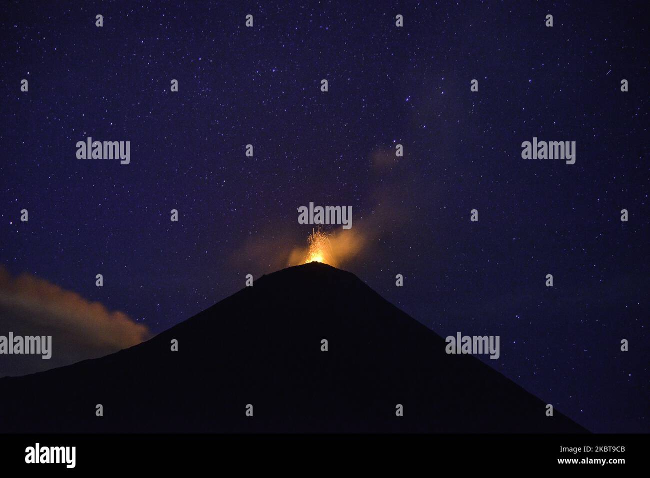 The Pacaya volcano, some 20 km south of the Guatemalan capital ...