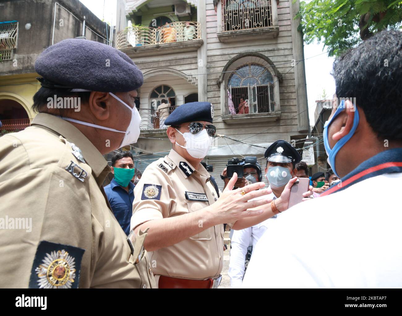 Kolkata police Commissioner Anuj Sharma IPS visit the containment zone ...