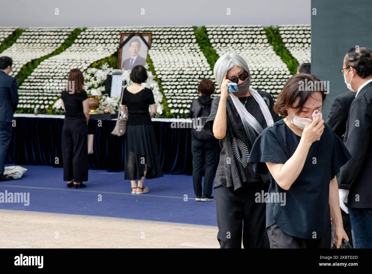People Mourn For Deceased Mayor Of Seoul Park Won Soon At A Memorial