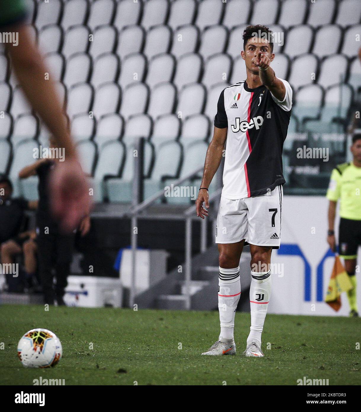Cristiano Ronaldo Free Kick Stance 7