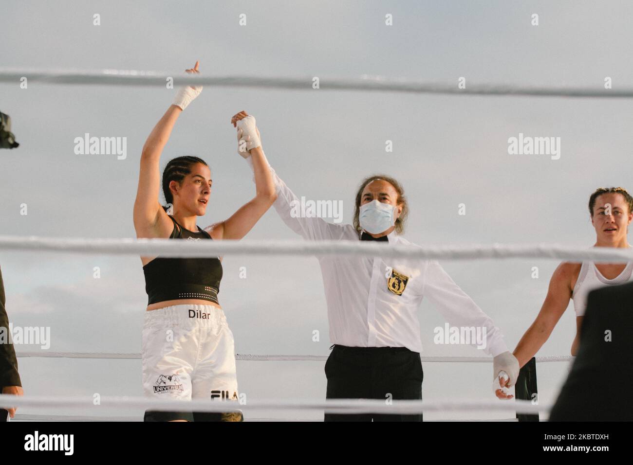 Dilar Kisikyol wins the fight during the drive in Boxing night in ...