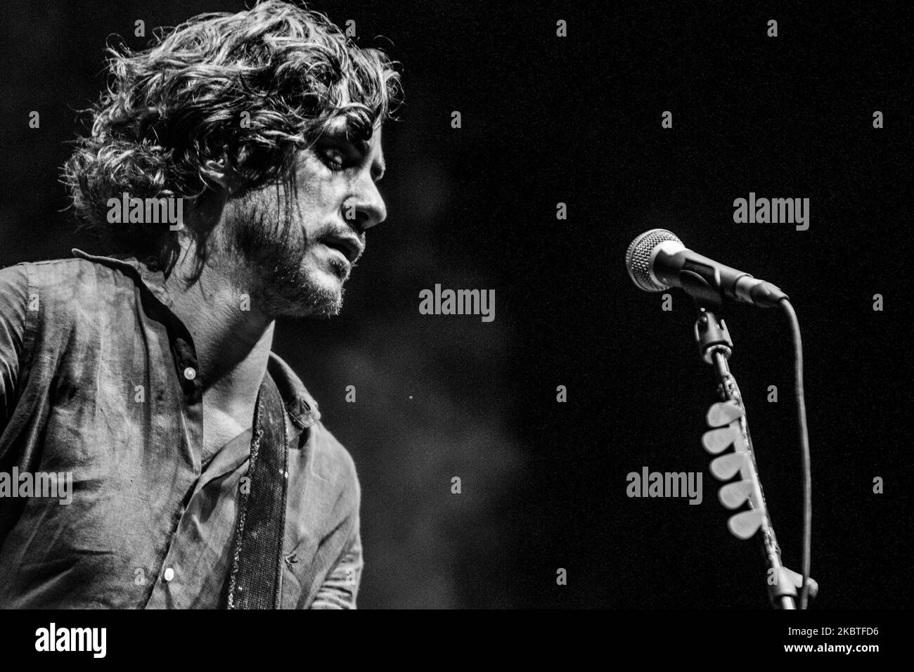 Jack savoretti guitar Black and White Stock Photos & Images - Alamy