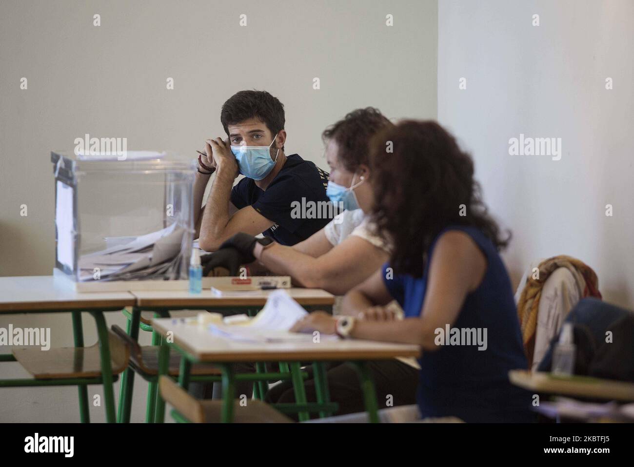 Political paties representatives hi-res stock photography and images ...