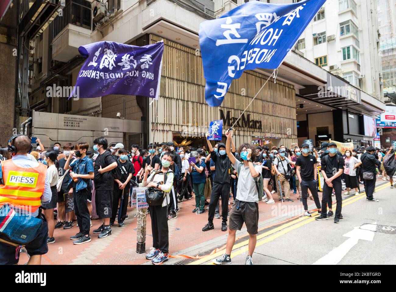 Young protesters deploy Hong Kong Independence flags at the start of ...