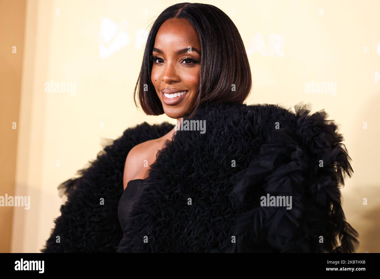 WEST HOLLYWOOD, LOS ANGELES, CALIFORNIA, USA - NOVEMBER 03: Kelly ...