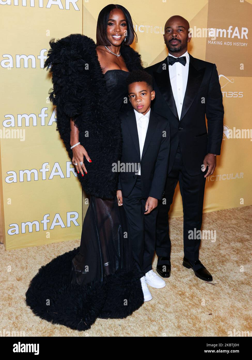 WEST HOLLYWOOD, LOS ANGELES, CALIFORNIA, USA - NOVEMBER 03: Kelly ...