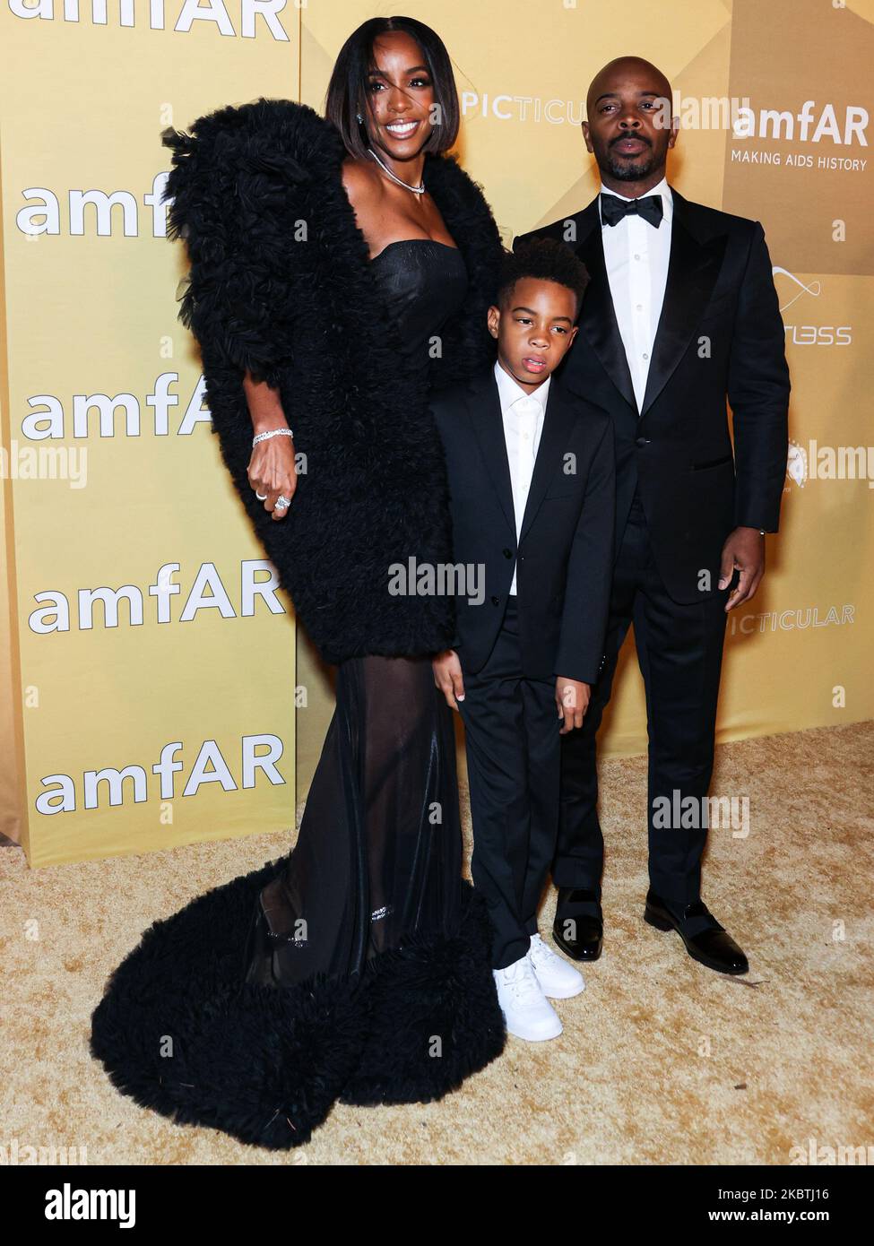 WEST HOLLYWOOD, LOS ANGELES, CALIFORNIA, USA - NOVEMBER 03: Kelly ...