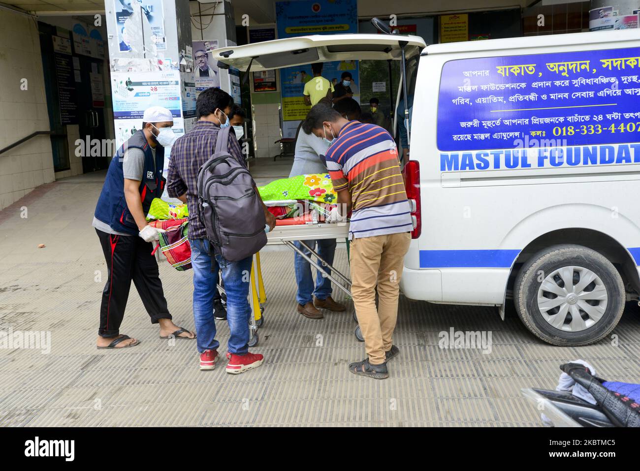 Volunteer of mastul foundation hi-res stock photography and images - Alamy