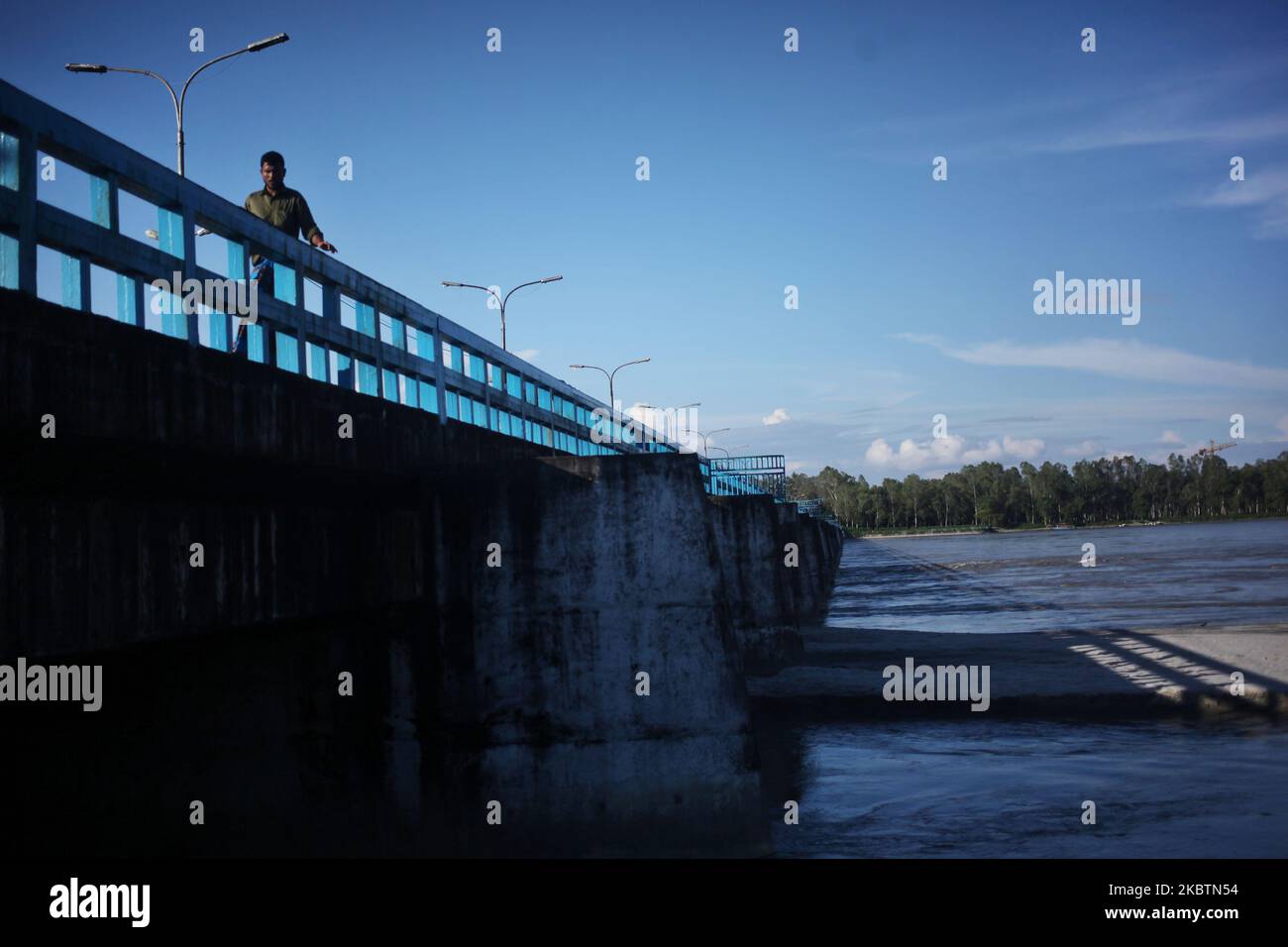 Passerby crosses teesta barrage hi-res stock photography and images - Alamy