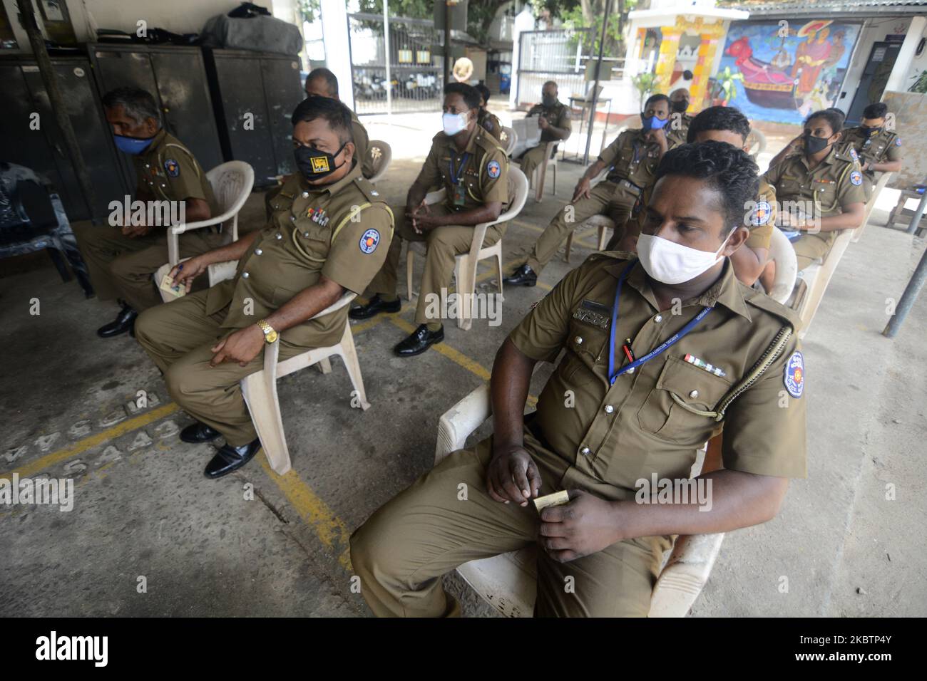 Consecutive day of postal voting hi-res stock photography and images ...