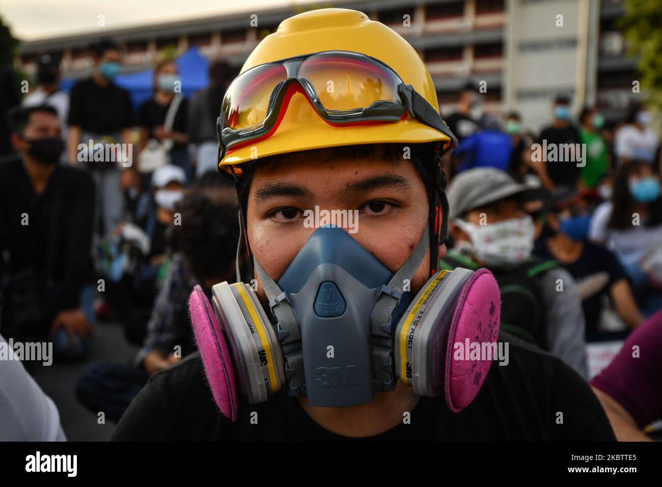 Thais wearing mask hi-res stock photography and images - Alamy