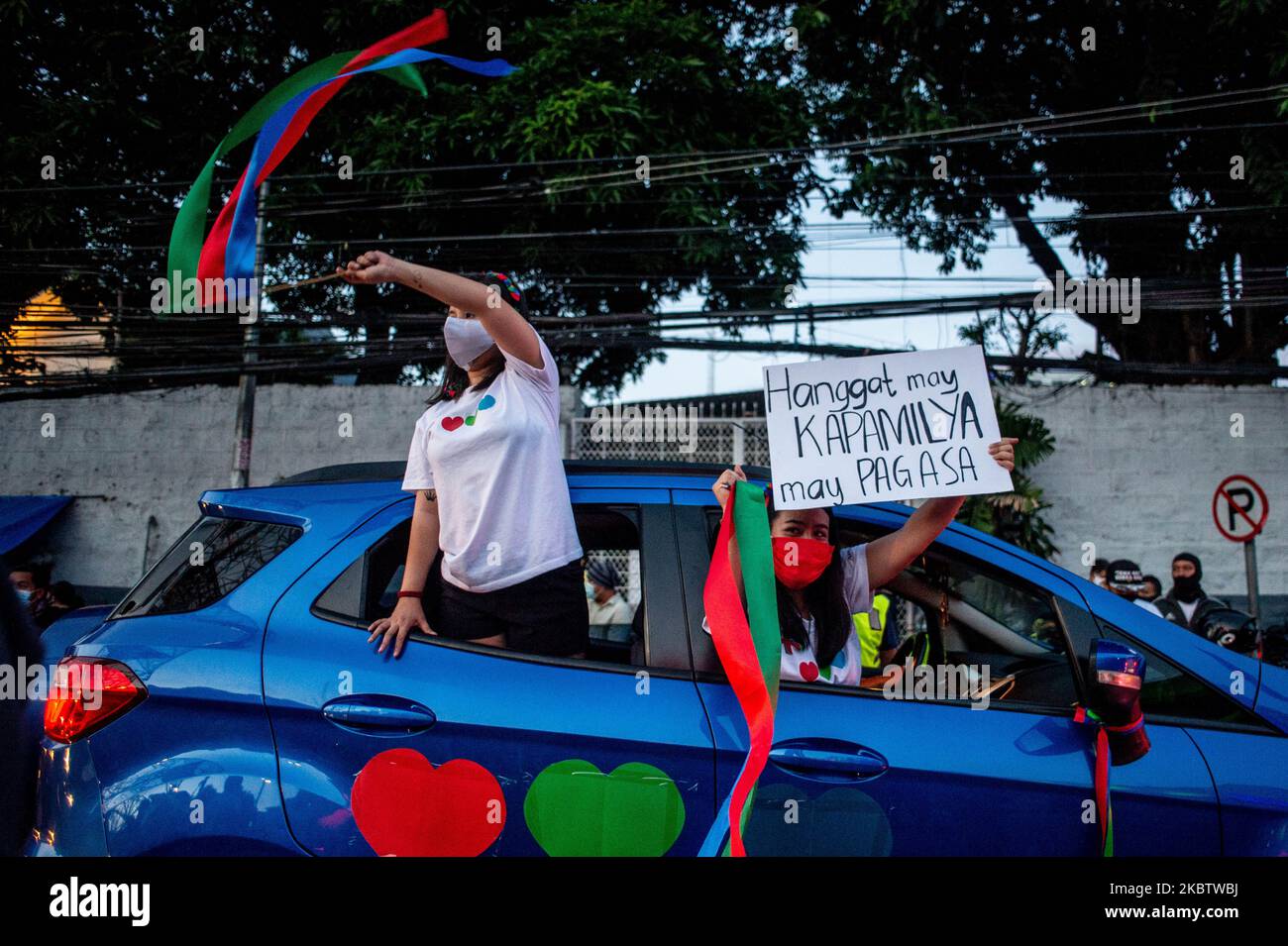Employees of philippine broadcast network abs cbn hi-res stock ...