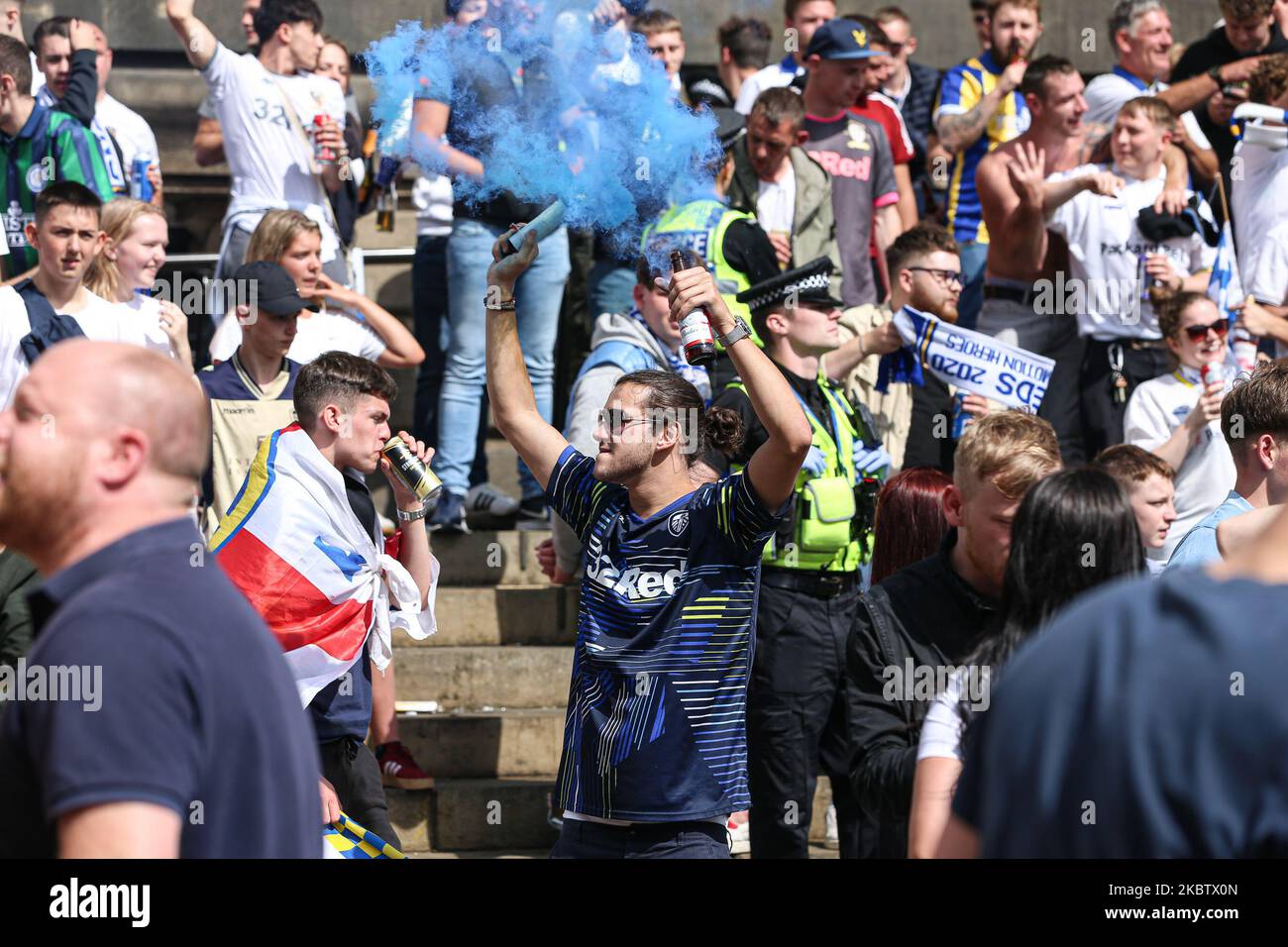 Leeds United supporters celebrate their promotion to the English ...
