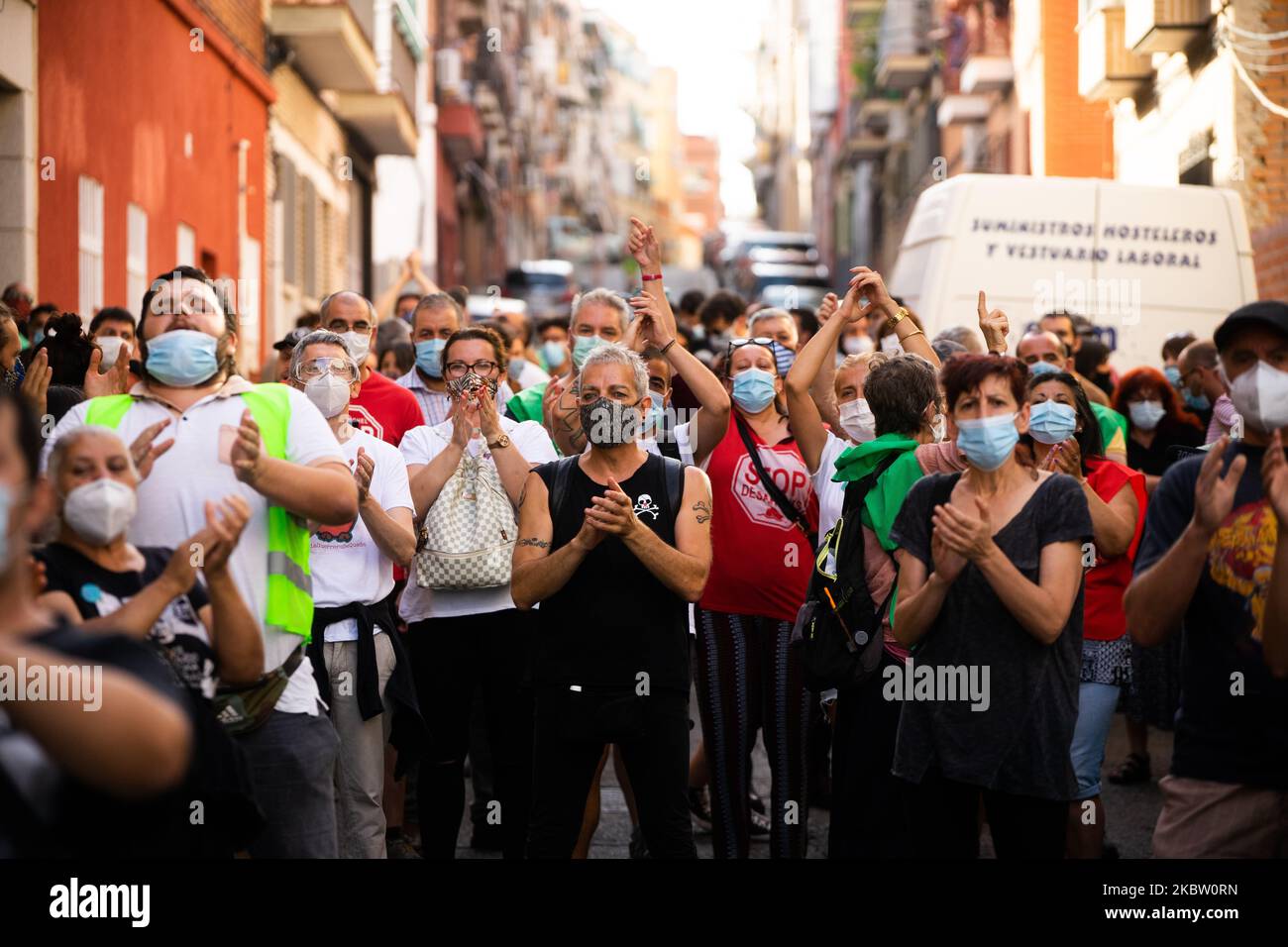 Vallecas residents at the gates of the Sareb building where 4 families ...
