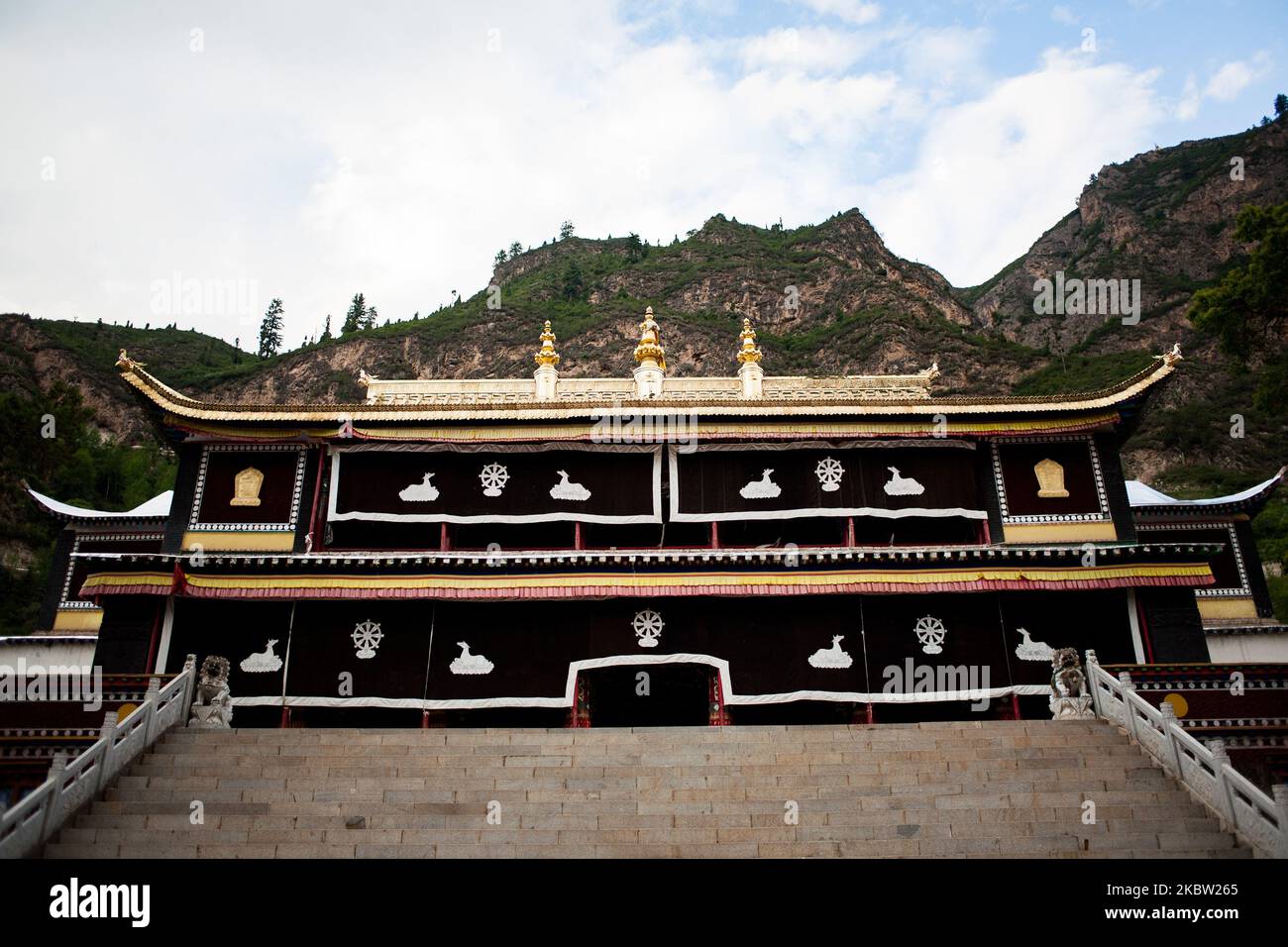 Youning temple hi-res stock photography and images - Alamy