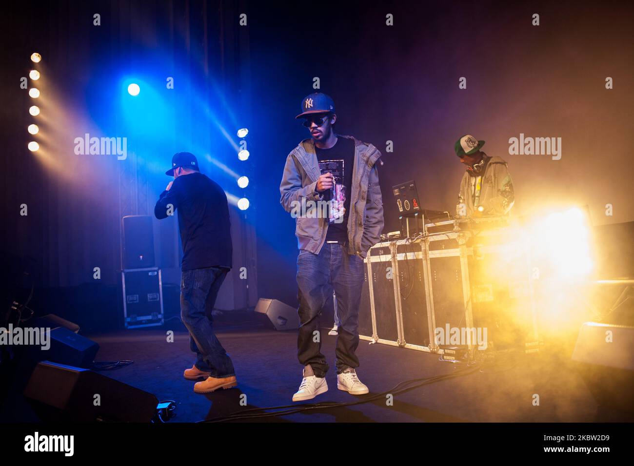 Two rappers on stage hi-res stock photography and images - Alamy