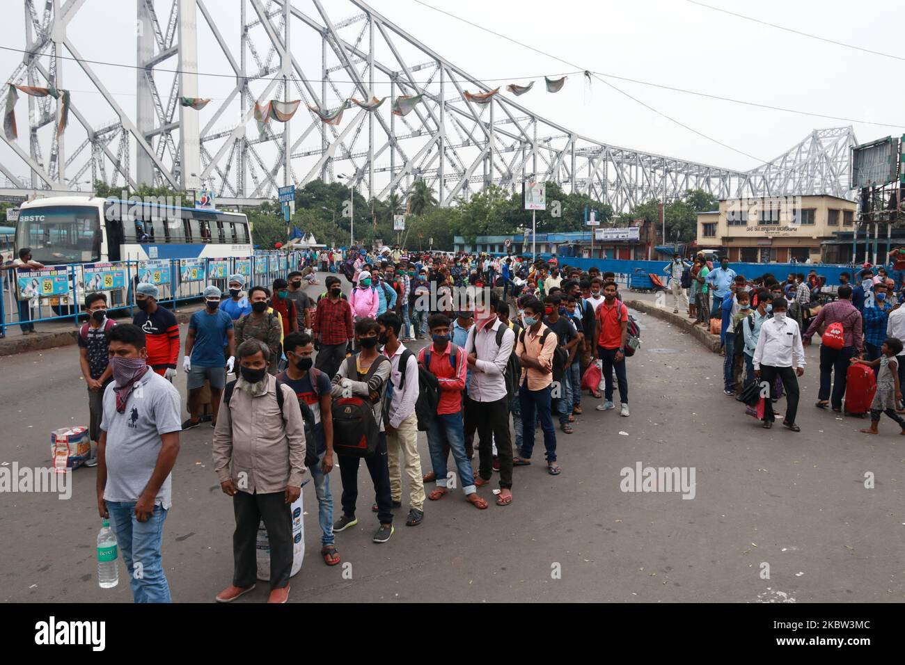 Howrah bus strand hi-res stock photography and images - Alamy