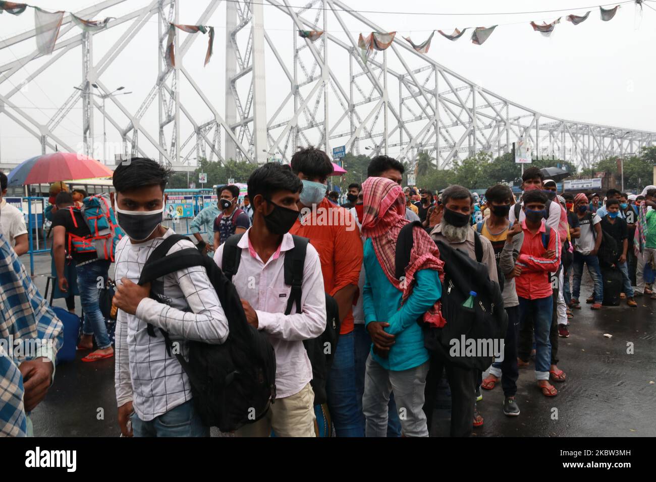 Howrah bus strand hi-res stock photography and images - Alamy
