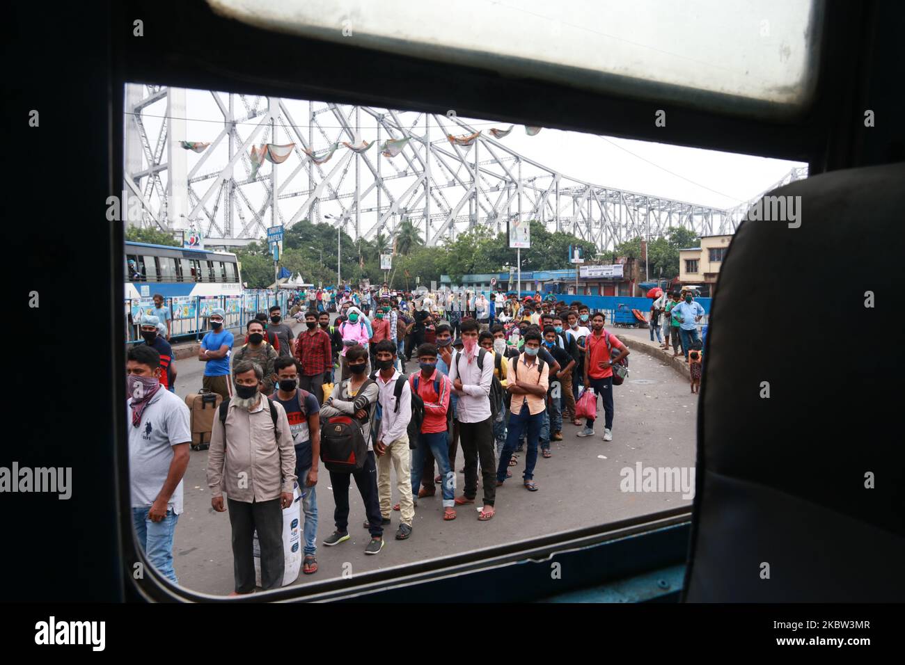Howrah bus strand hi-res stock photography and images - Alamy