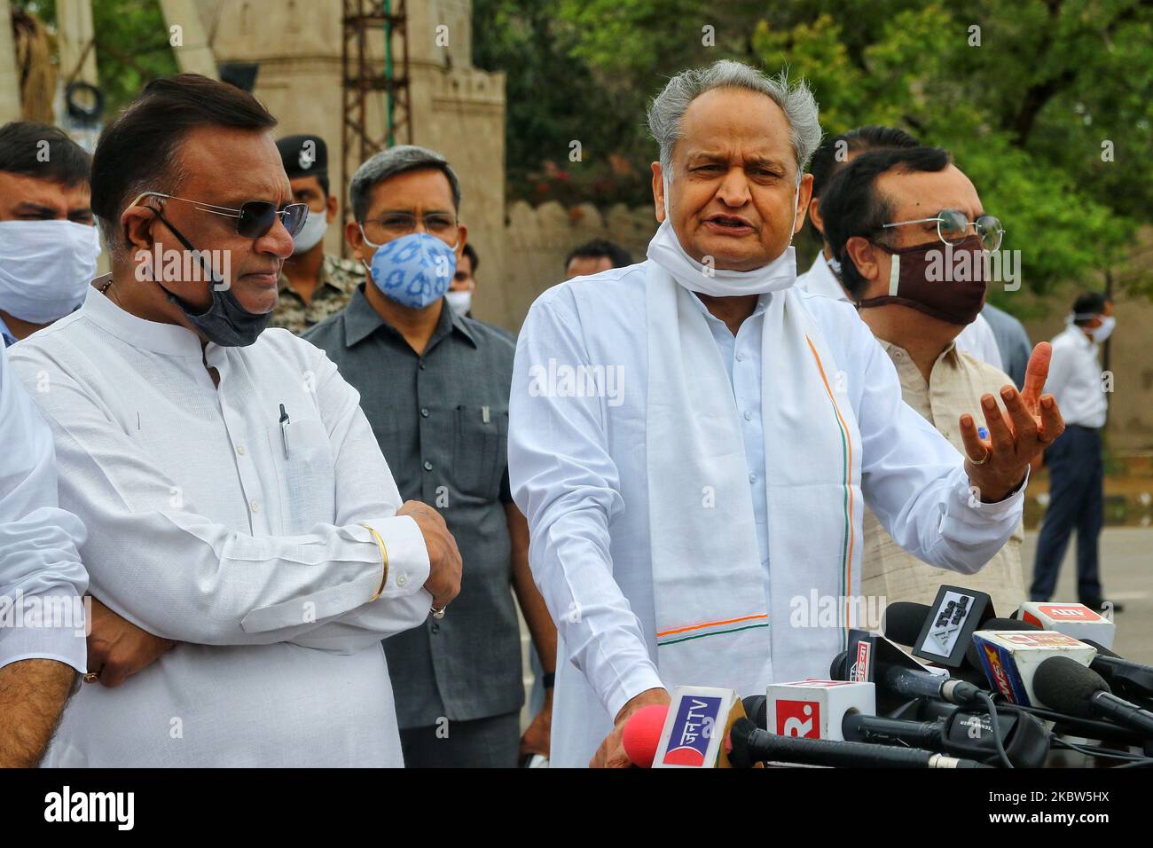 Ajay maken addresses media person hi-res stock photography and images ...