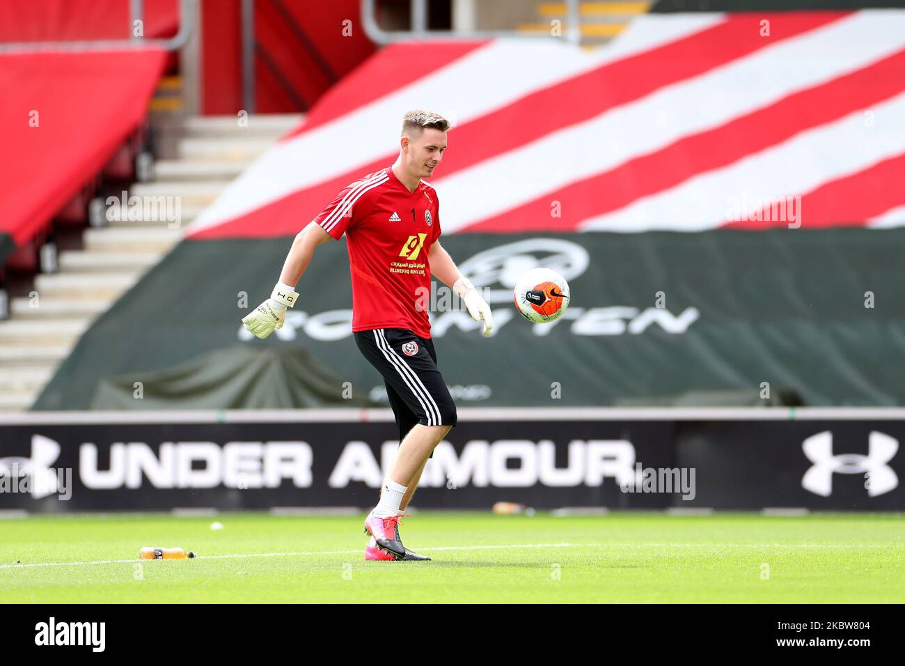Dean Henderson of Sheffield United before the Premier League match ...