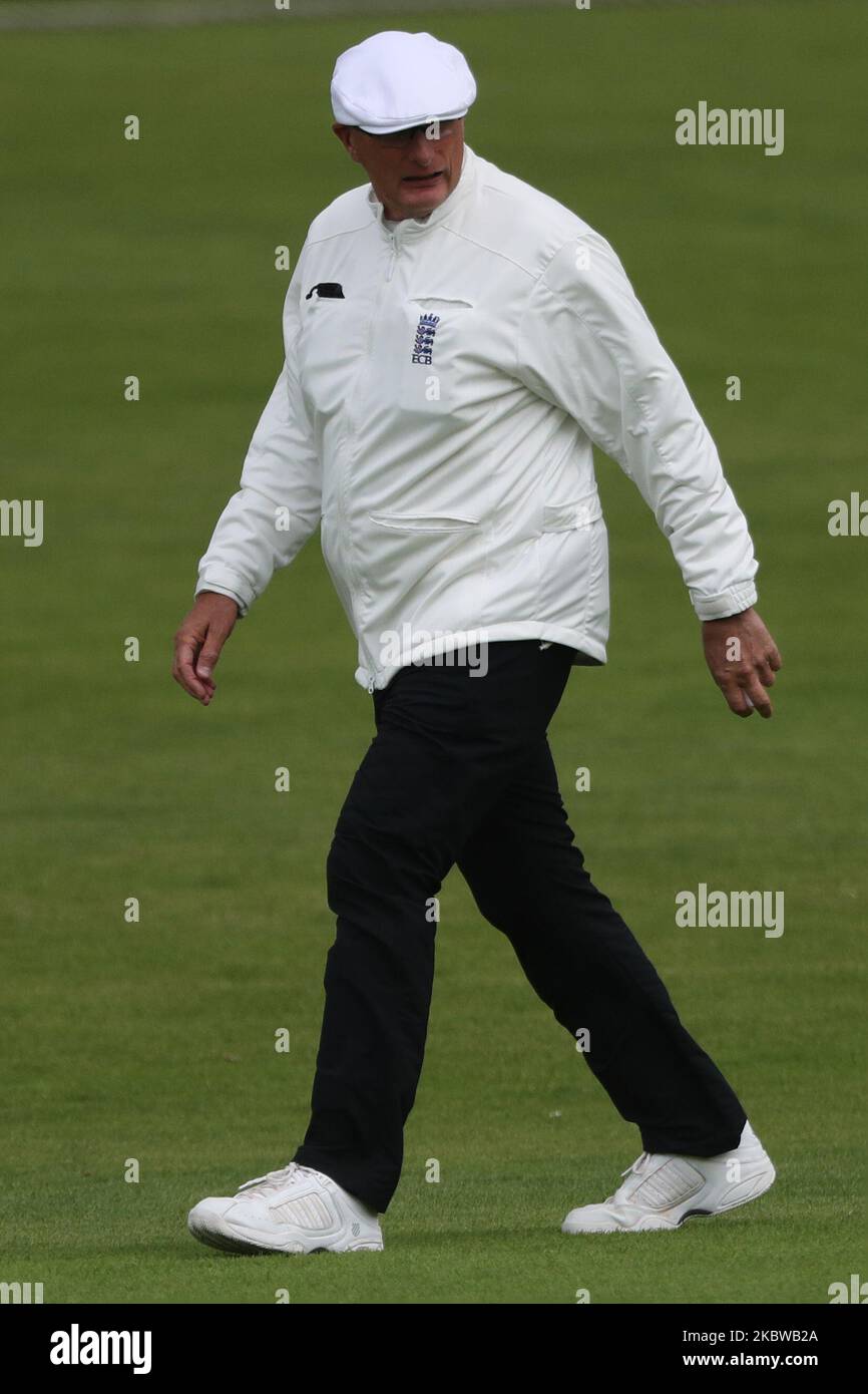 Cricket umpire challenge hi-res stock photography and images - Alamy