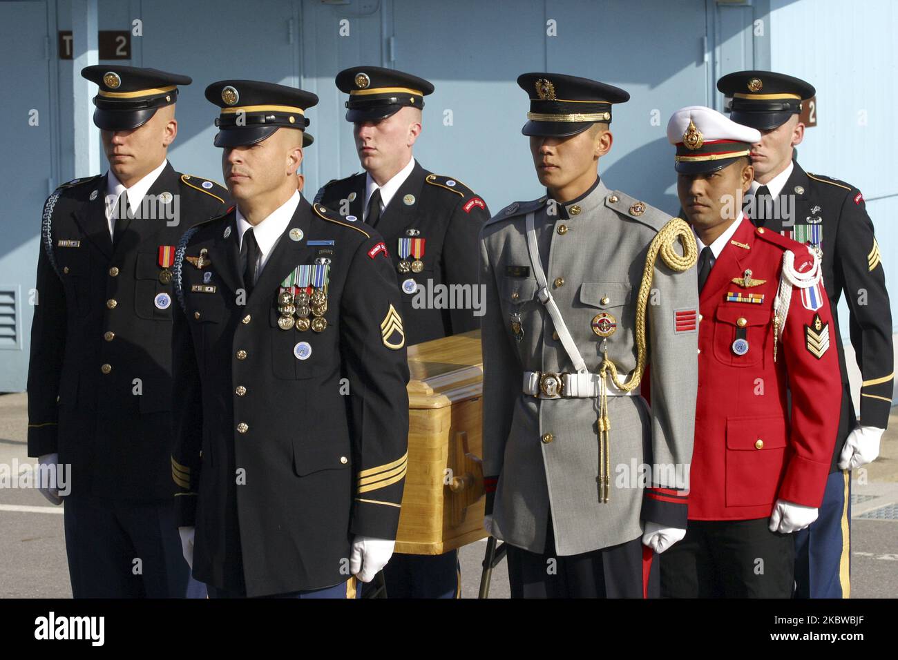 Red cross and war zone hi-res stock photography and images - Alamy
